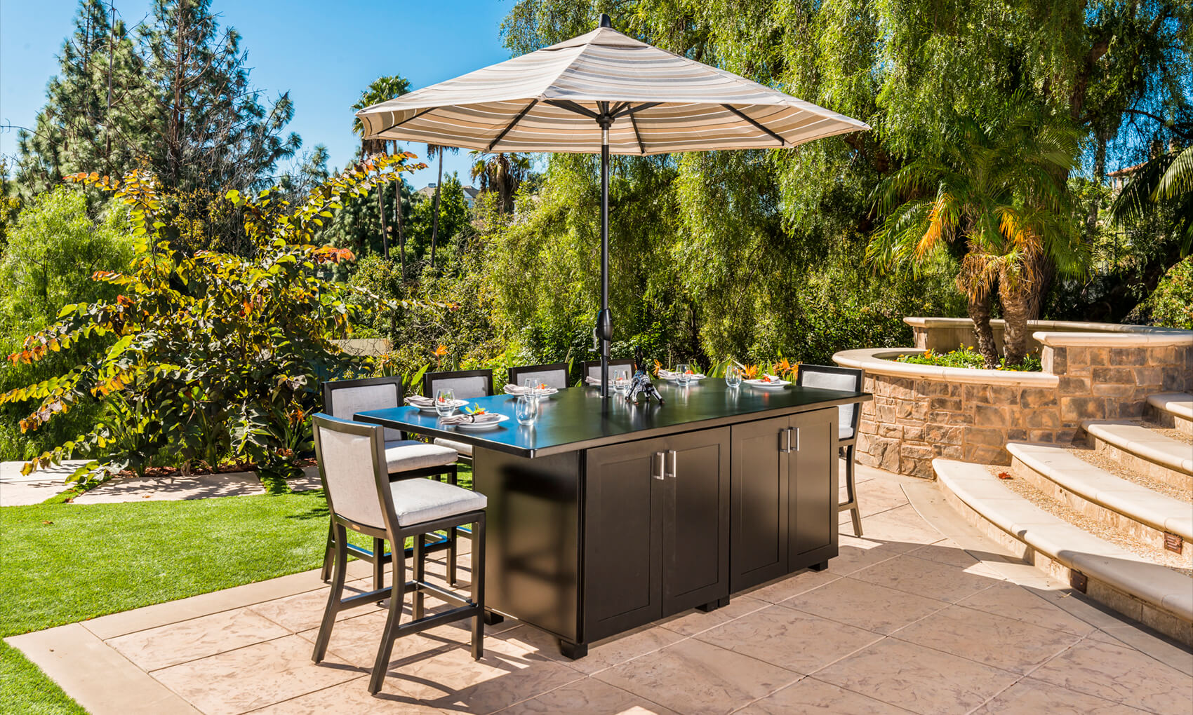 outdoor-kitchens_modanō-predesigned-kitchen-islands_seating-island_20-m ...